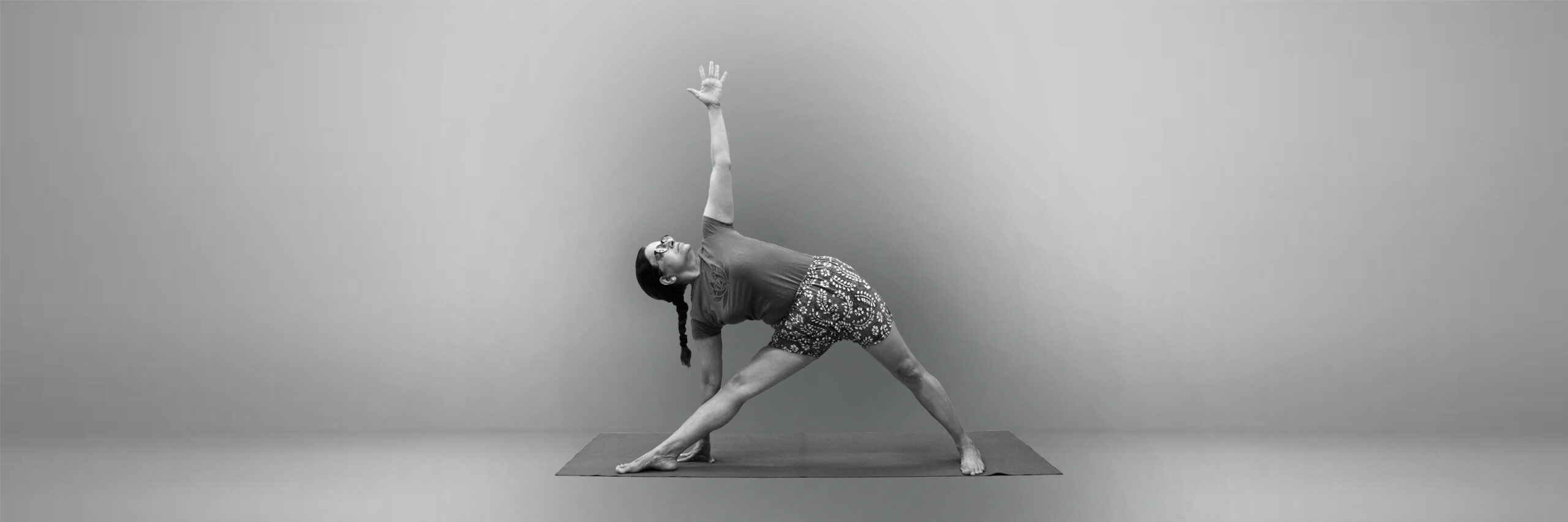 Yoga Classes in Delhi – Best Iyengar Yoga at Yoganusasanam